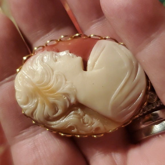 Victorian Cameo | Jewelry | Vintage Gold Victorian Cameo | Poshmark